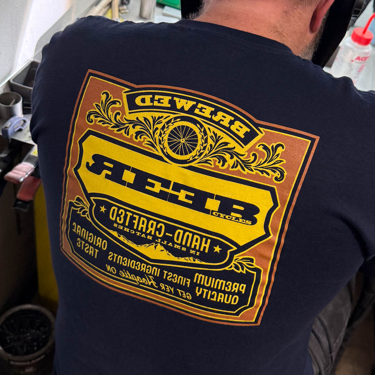 REEB Backwards T-shirt Navy – REEB Cycles