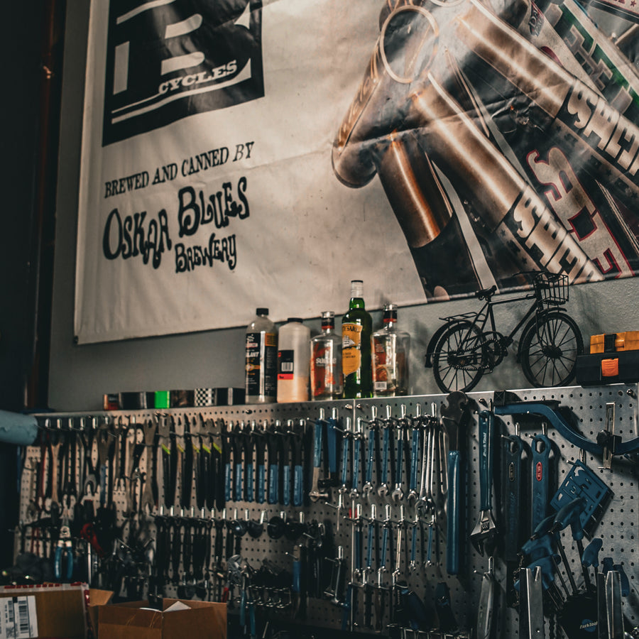 Full Service Bike Shop :: Hooptie Bike Lounge – REEB Cycles